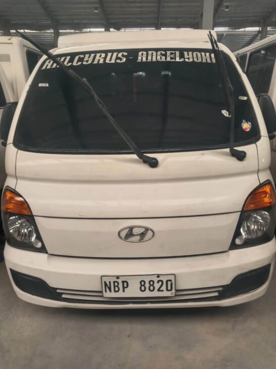 Repossessed 2018 HYUNDAI H100 2.6L SHUTTLE VAN WITH DUAL AIRCON (FL) MT ...